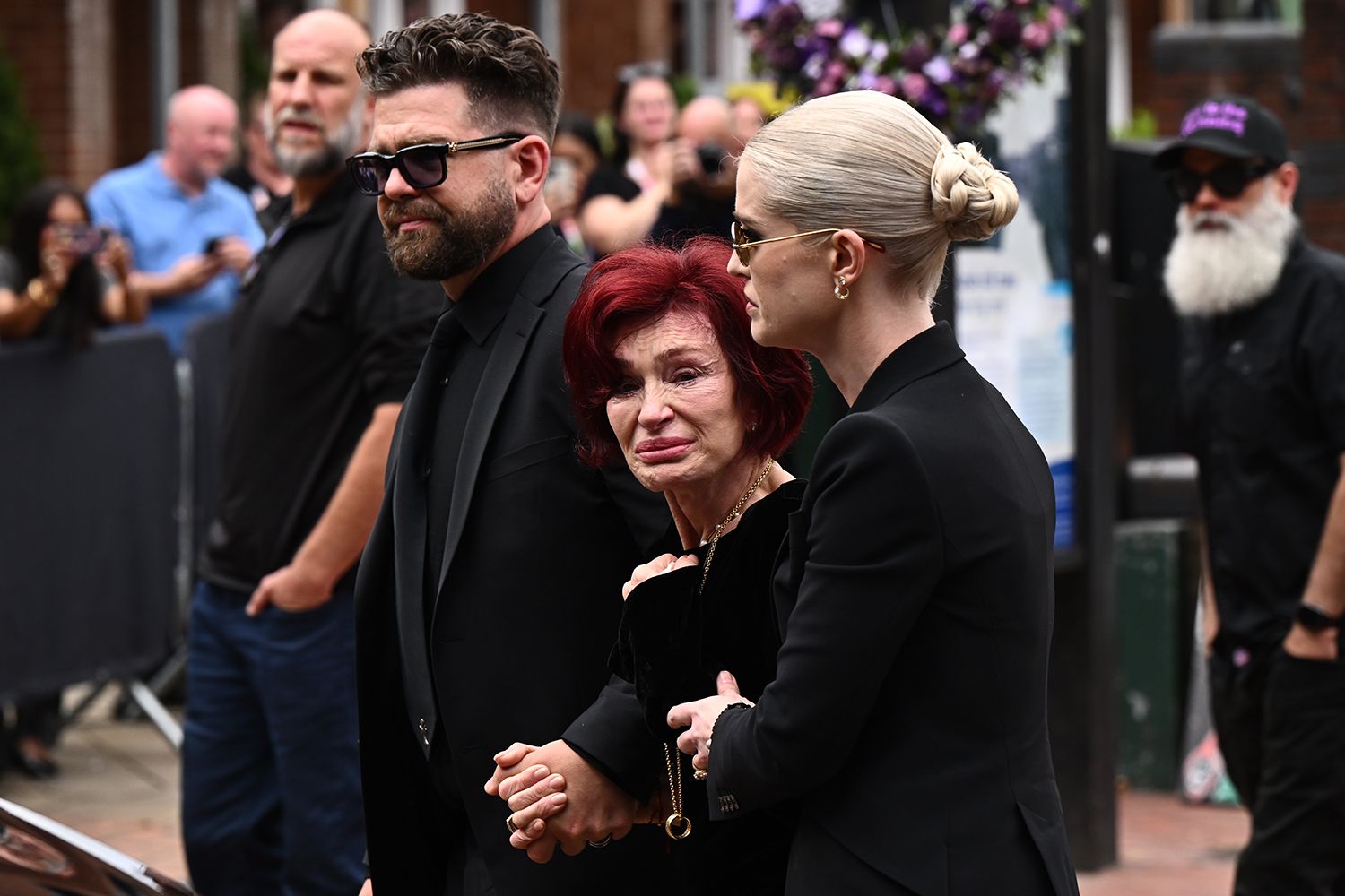 Kelly Osbourne, the daughter Ozzy always called his favorite, stepped into the spotlight one ...